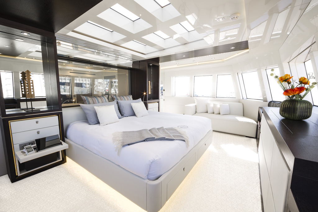 Yacht ENIGMA XK, Atlantic Refit Ctr. | CHARTERWORLD Luxury Superyacht ...